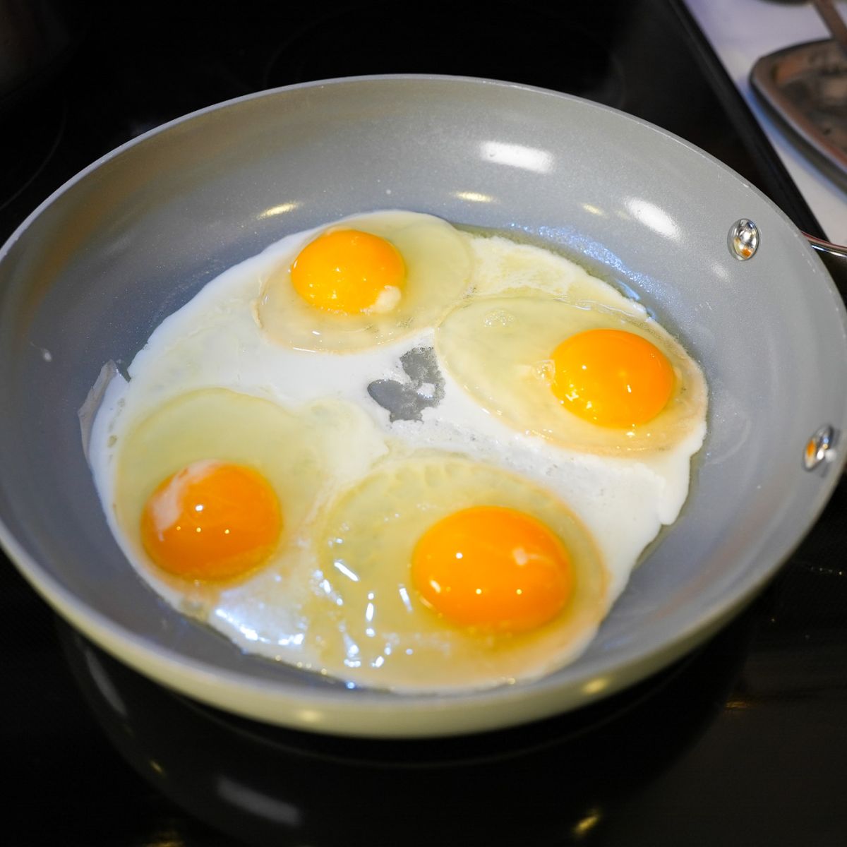 Dominican Breakfast (Mangú Con Los Tres Golpes) - There's Food at Home